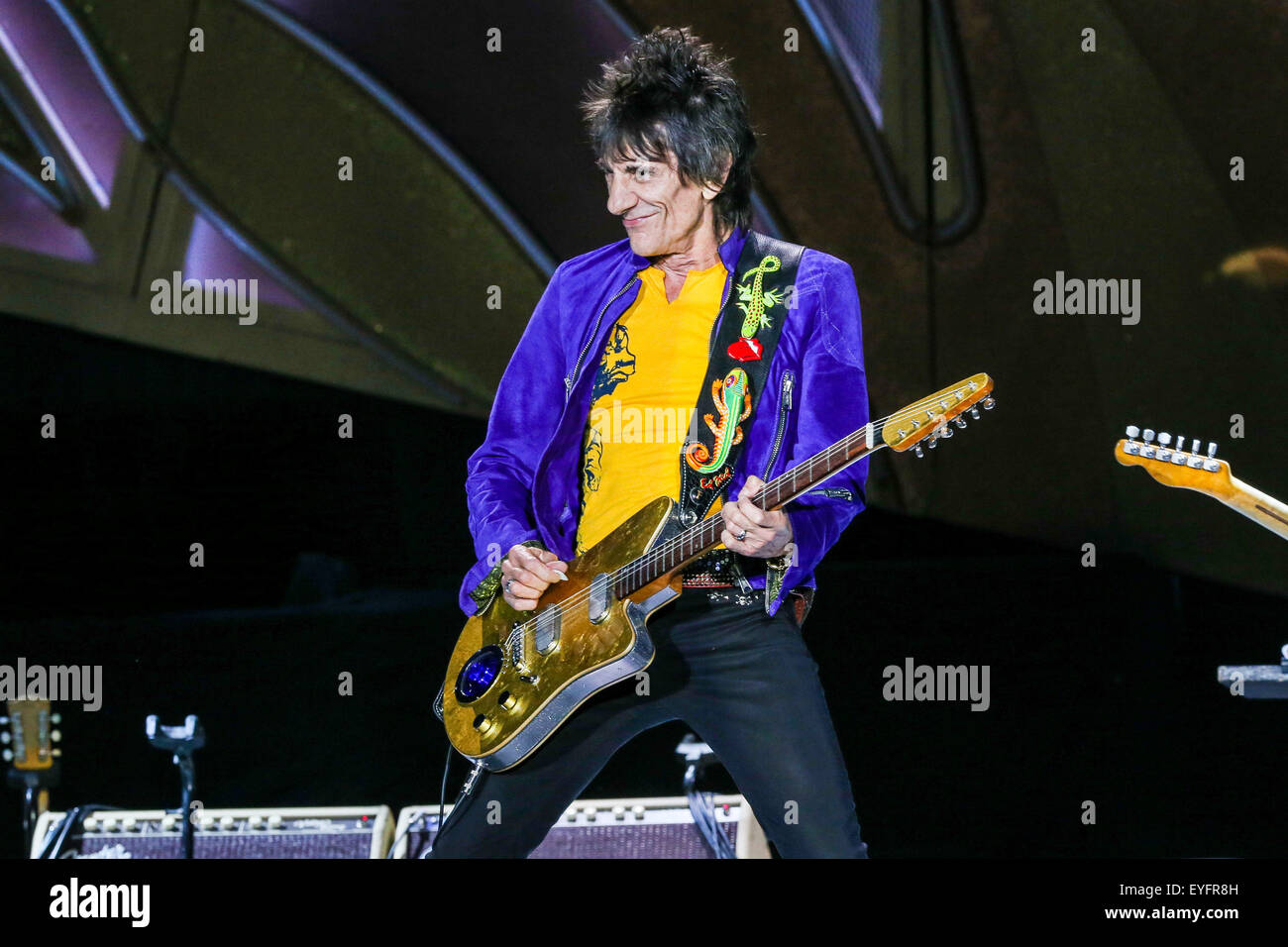Raleigh, North Carolina, USA. 1st July, 2015. Guitarist RONNIE WOOD of ...