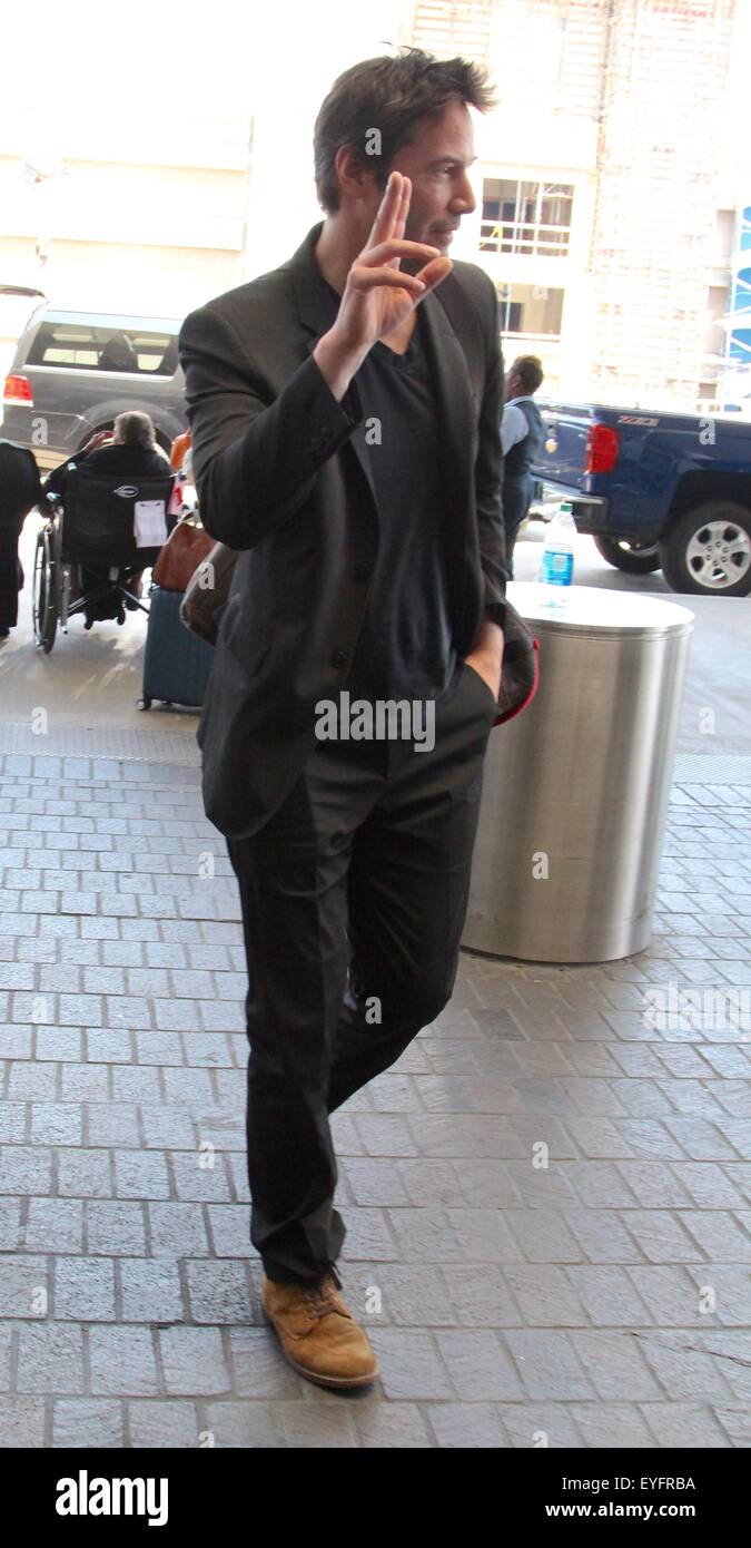Keanu Reeves arrives at Los Angeles International (LAX) airport ...