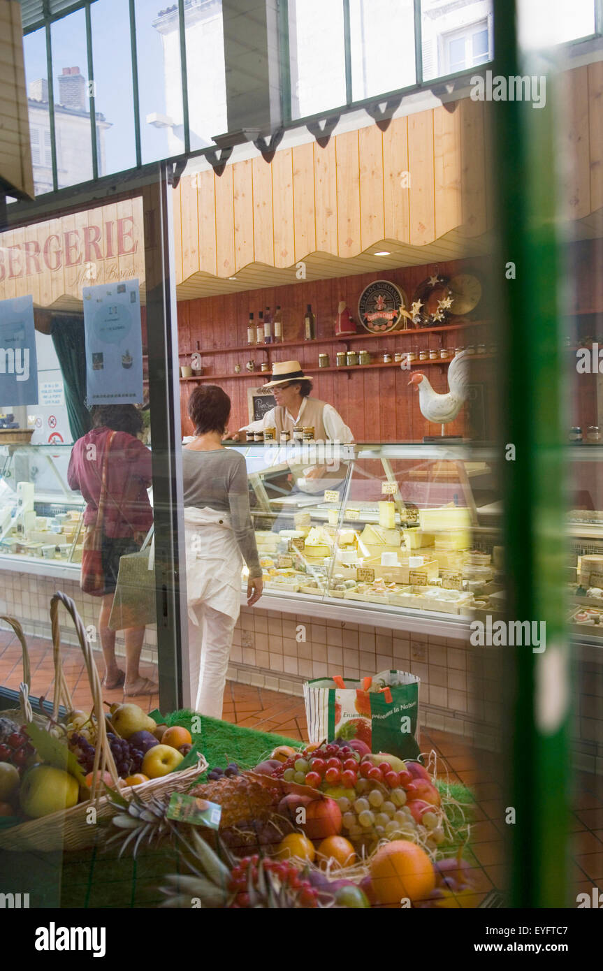 La rochelle market cheese hi-res stock photography and images - Alamy