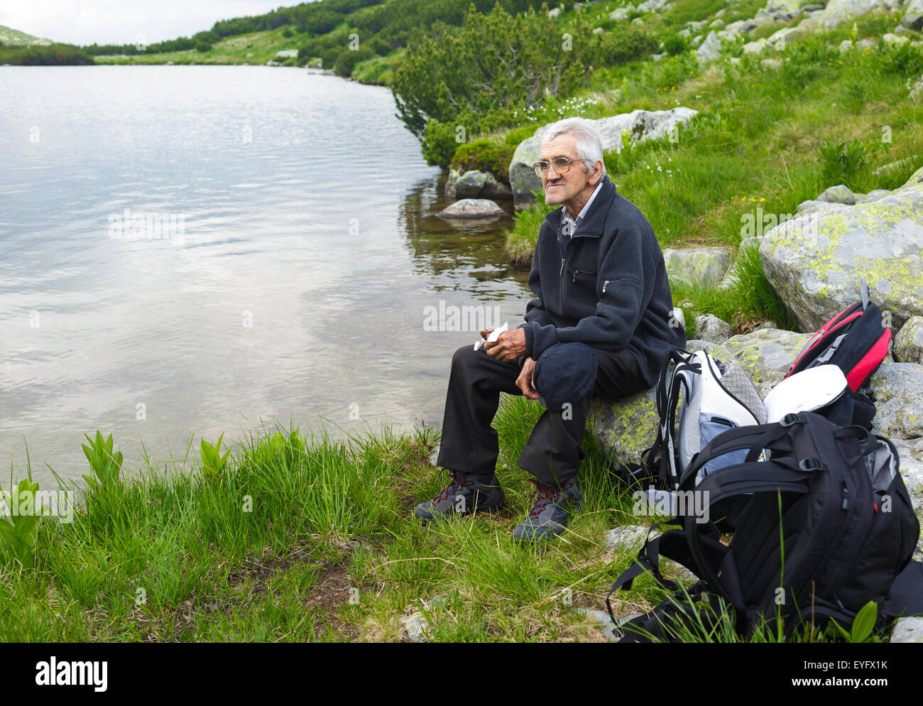 Very old man resting hi-res stock photography and images - Alamy