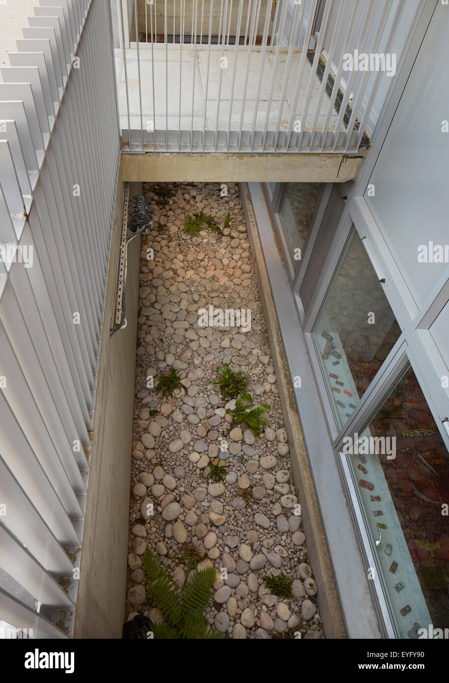 Bridge elements with basement lightwell. Peabody Trust Underwood Road ...