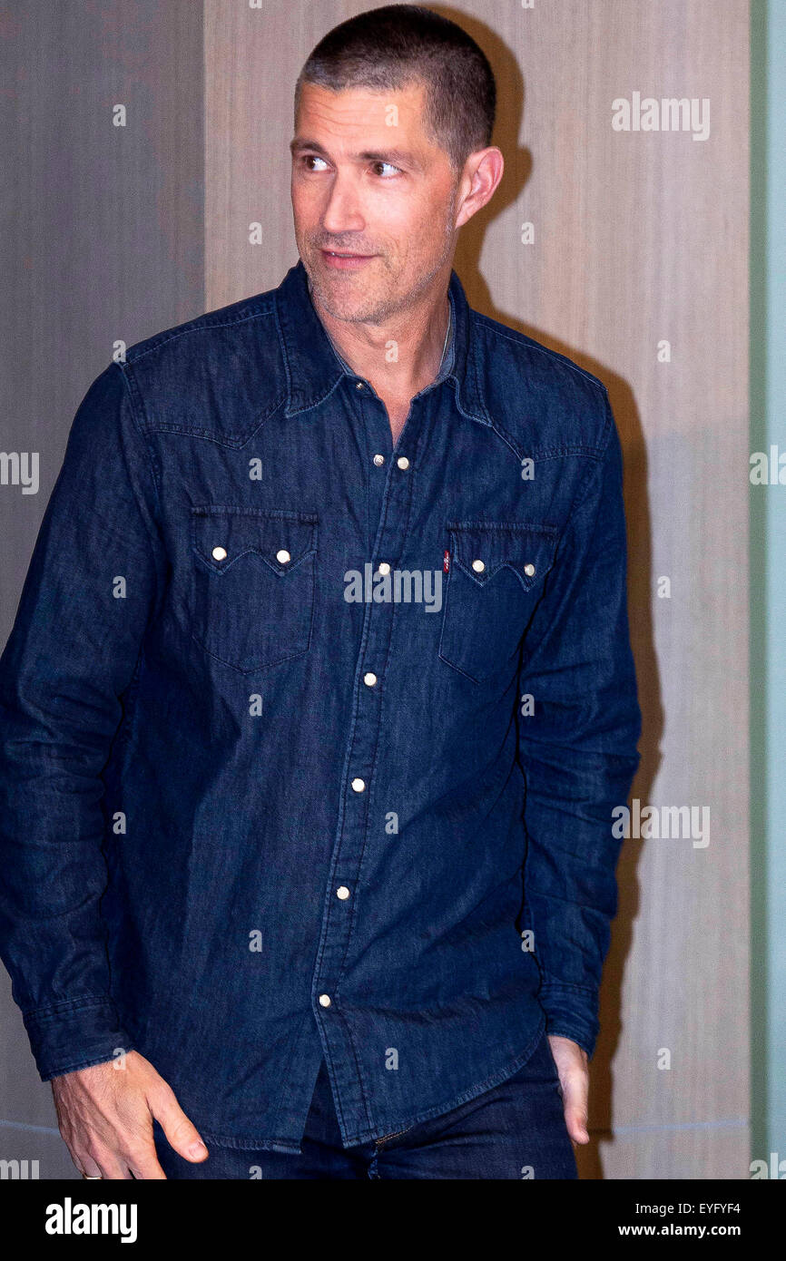 Matthew Fox attends the 'Extinction' photocall at Eurobuilding Hotel on ...