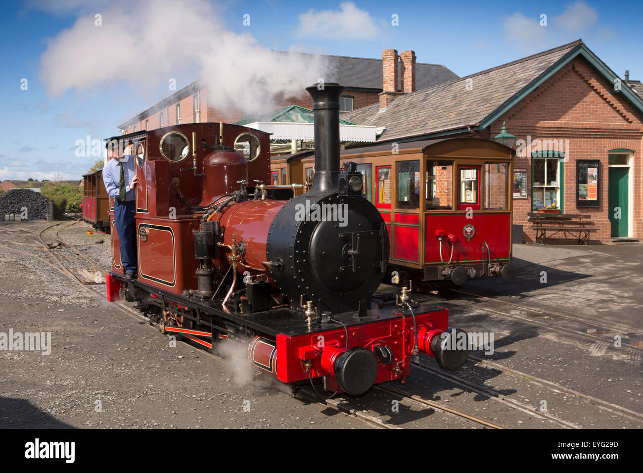 Railway station aberdovey aberdyfi gwynedd hi-res stock photography and ...