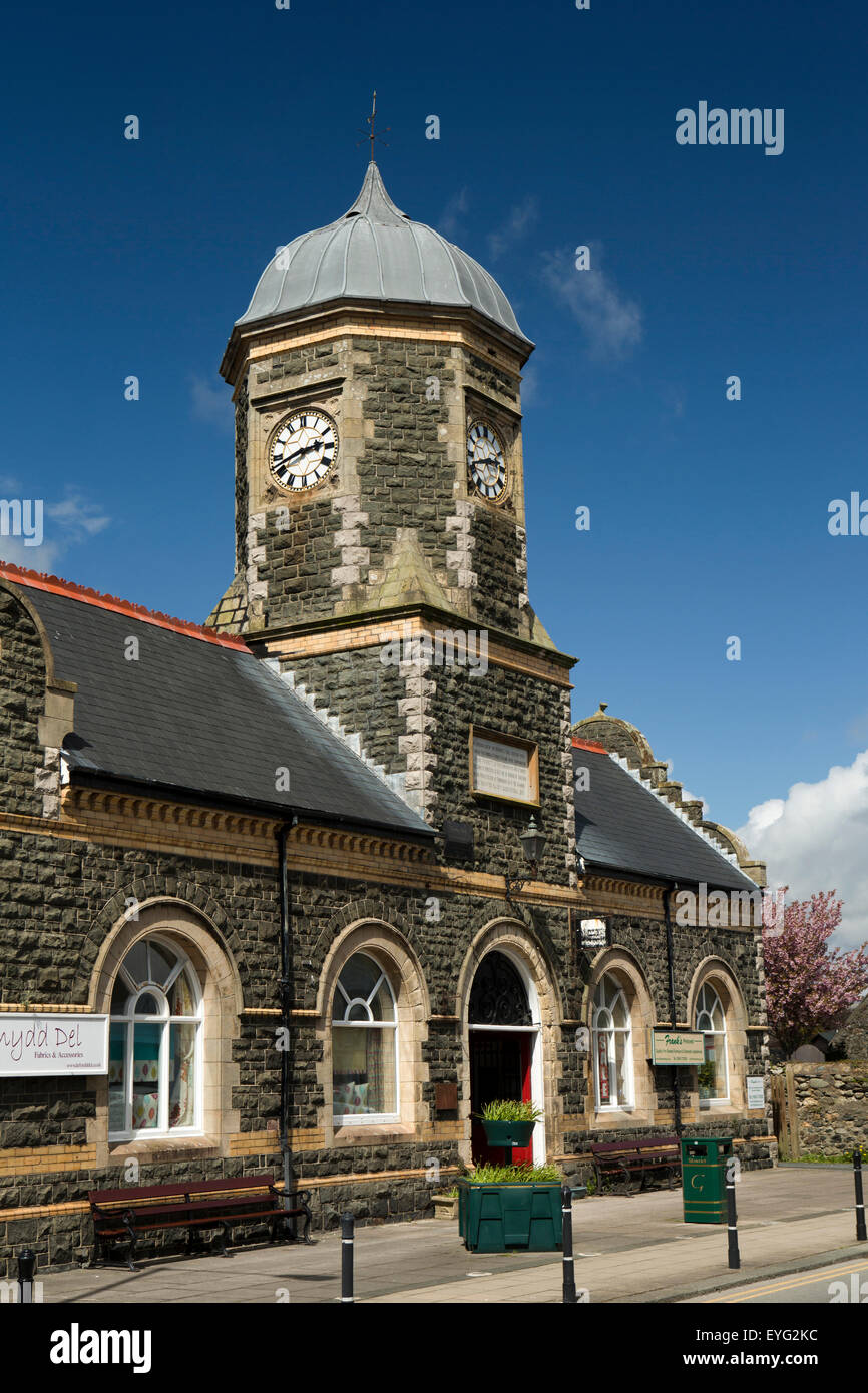 UK, Wales, Gwynedd, Towyn, College Green, old 1897 Market Hall building ...