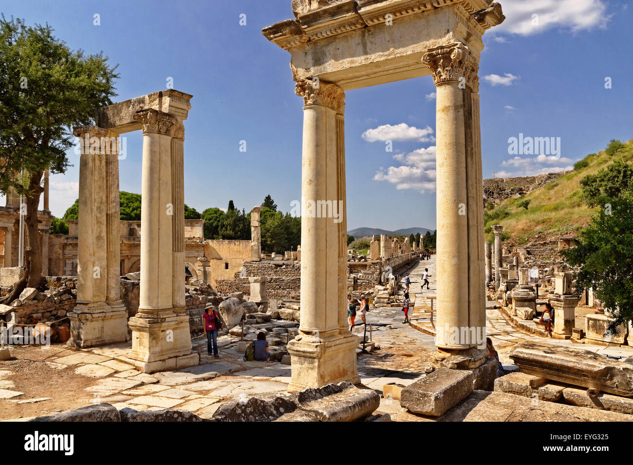 City gate pillars hi-res stock photography and images - Alamy