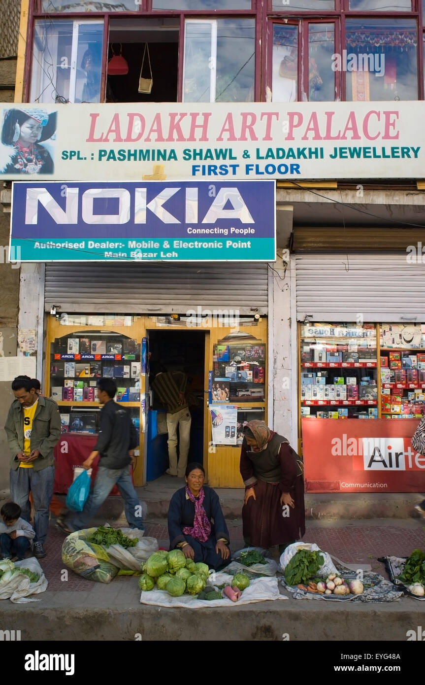 Nokia asia hi-res stock photography and images - Alamy