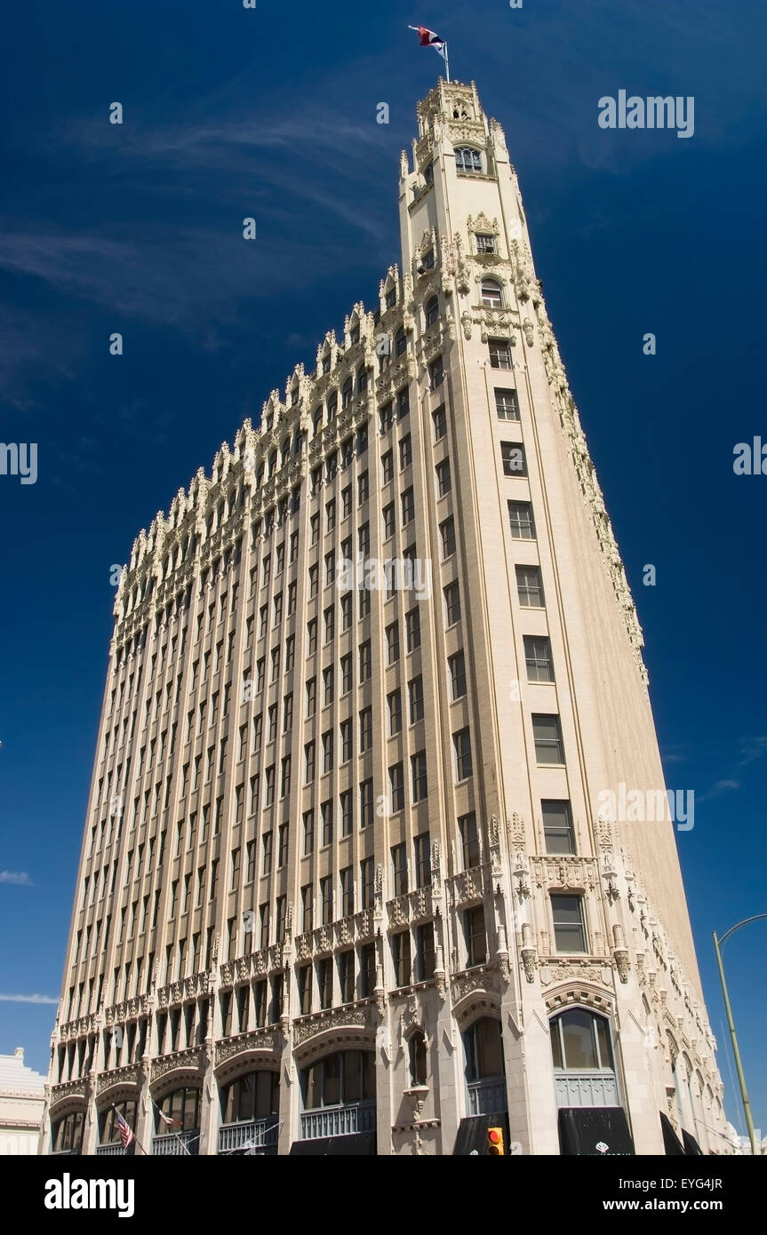 Emily Morgan Building And Hotel, San Antonio, Texas, Usa Stock Photo ...