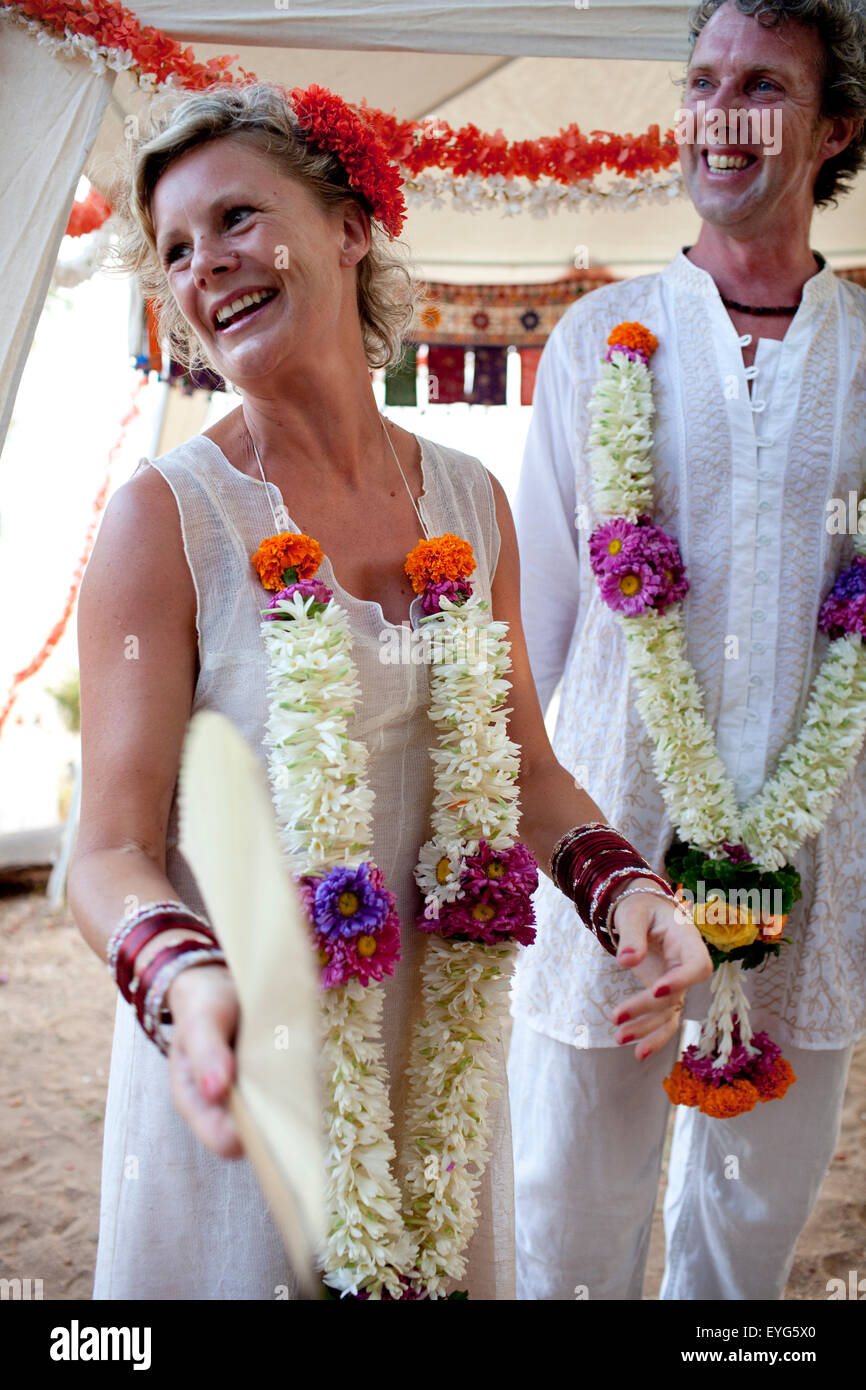 Western couple spiritual wedding ceremony hi-res stock photography and ...