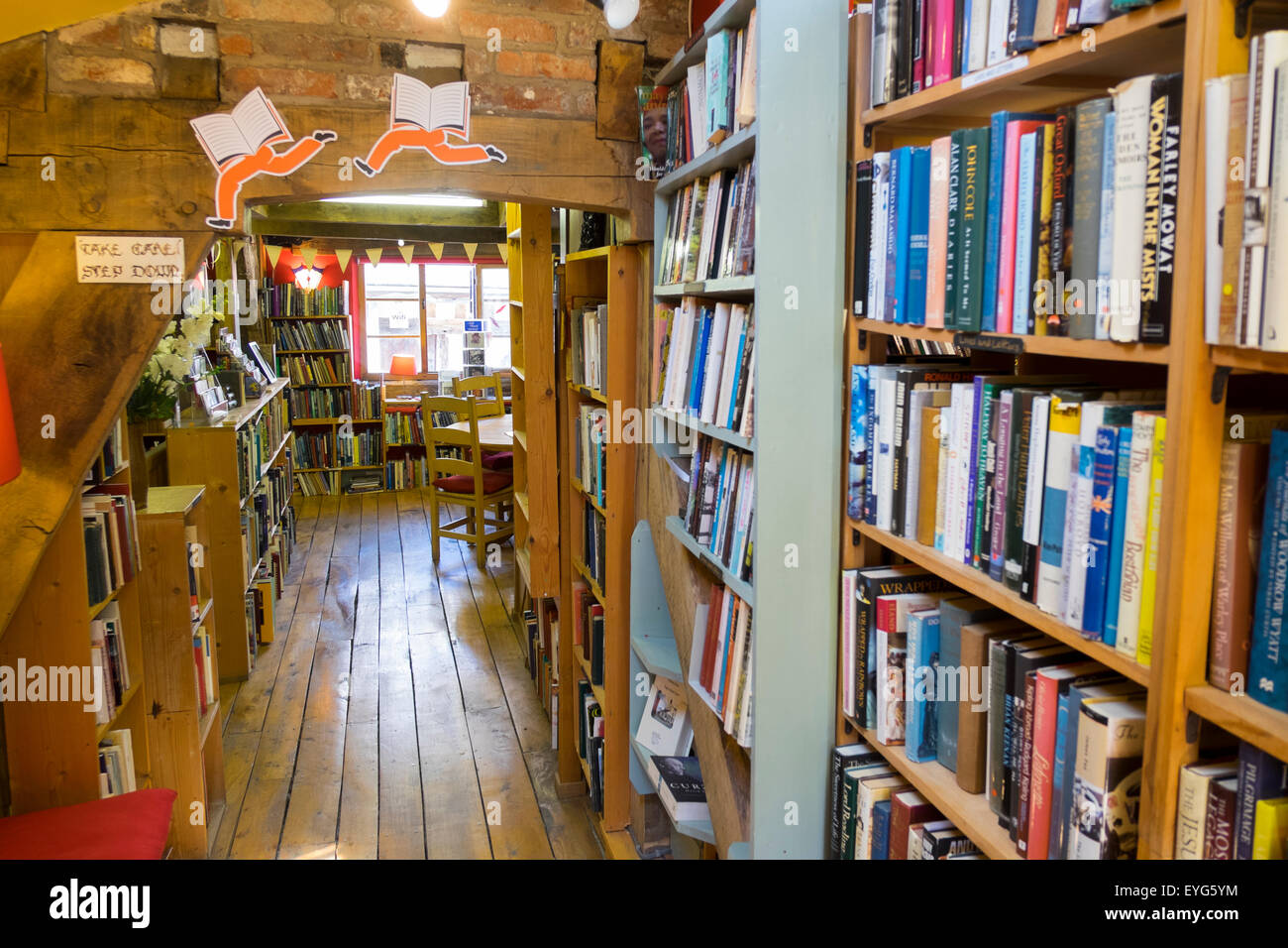 Quaint book shop hi-res stock photography and images - Alamy