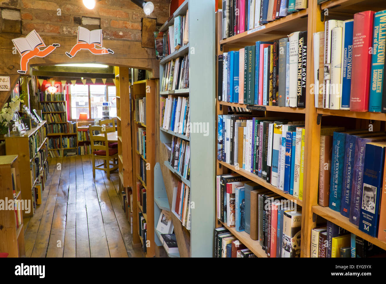 Quaint book shop hi-res stock photography and images - Alamy