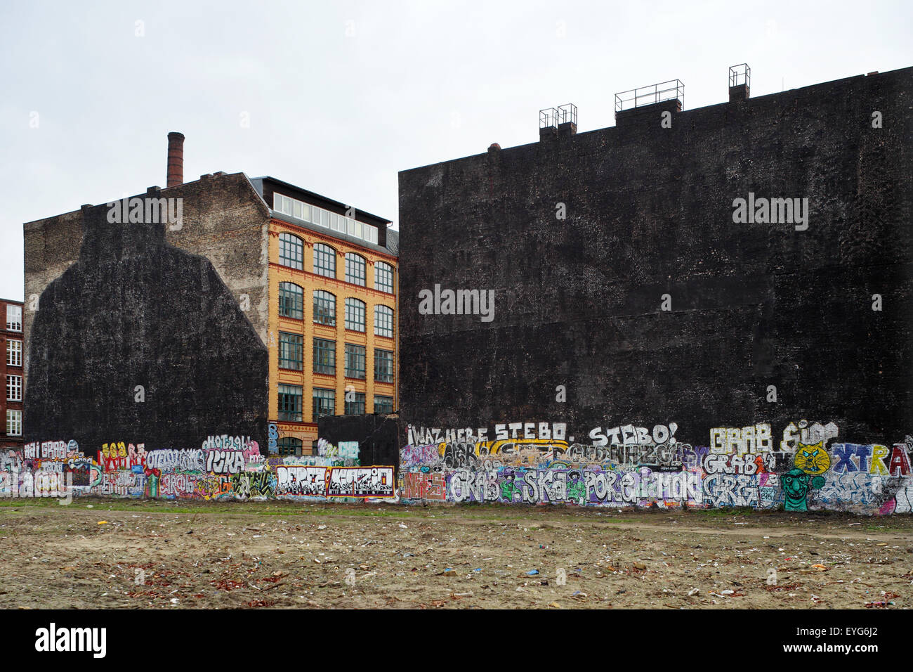 Street art blu kreuzberg berlin hi-res stock photography and images - Alamy
