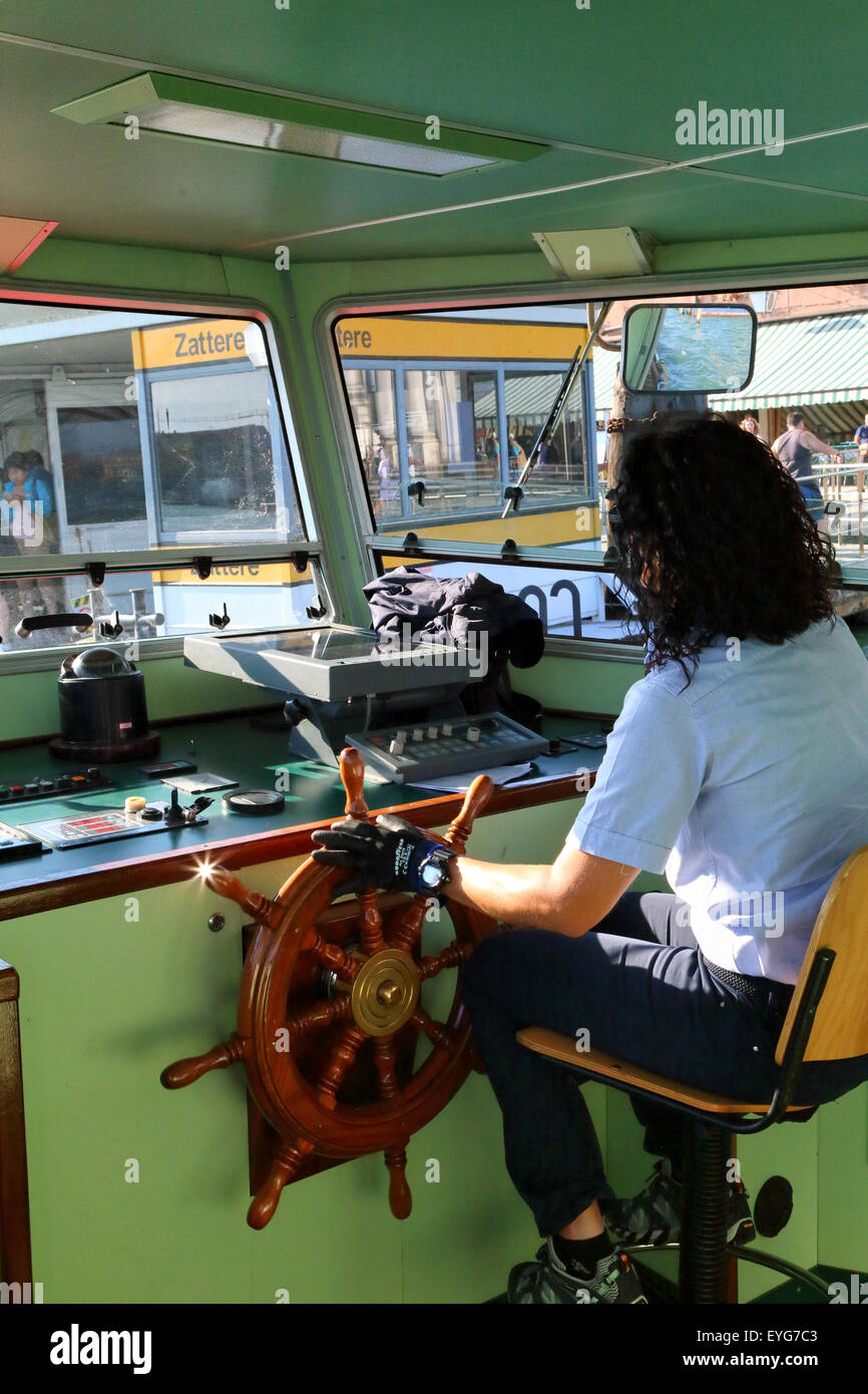 Water bus hi-res stock photography and images - Alamy