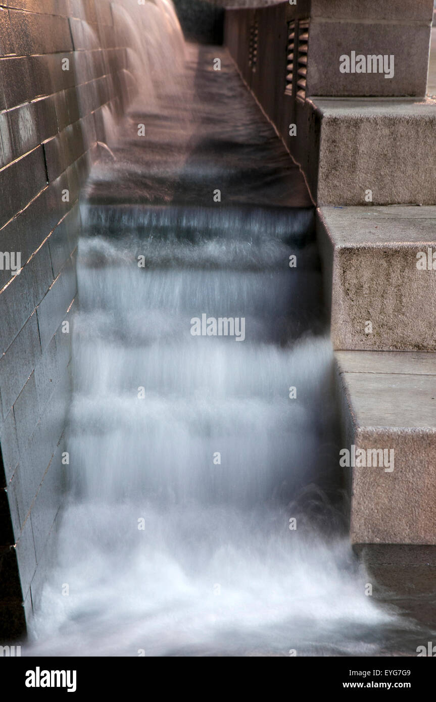 Long exposure water feature fountain hi-res stock photography and ...