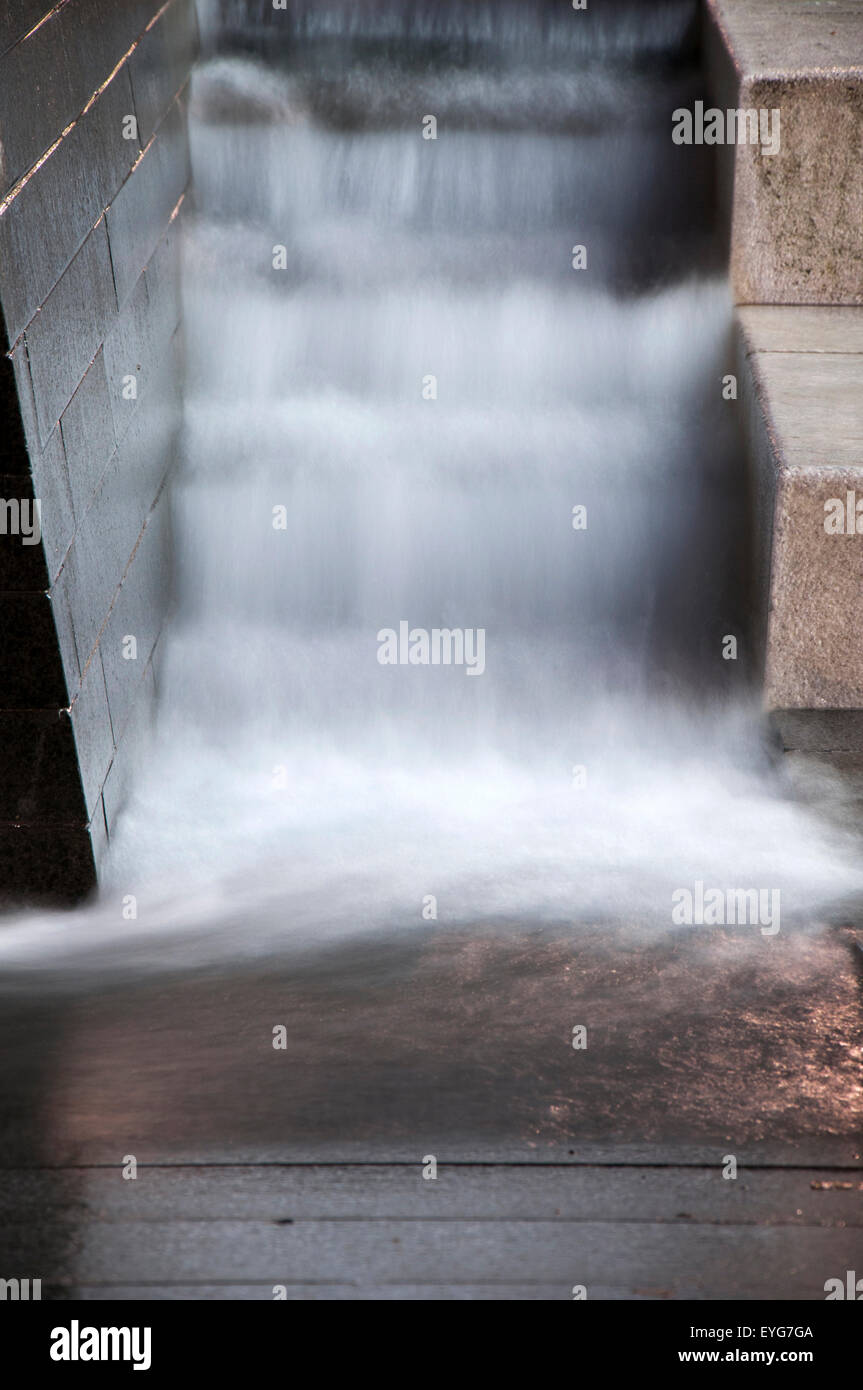 Long exposure water feature fountain hi-res stock photography and ...