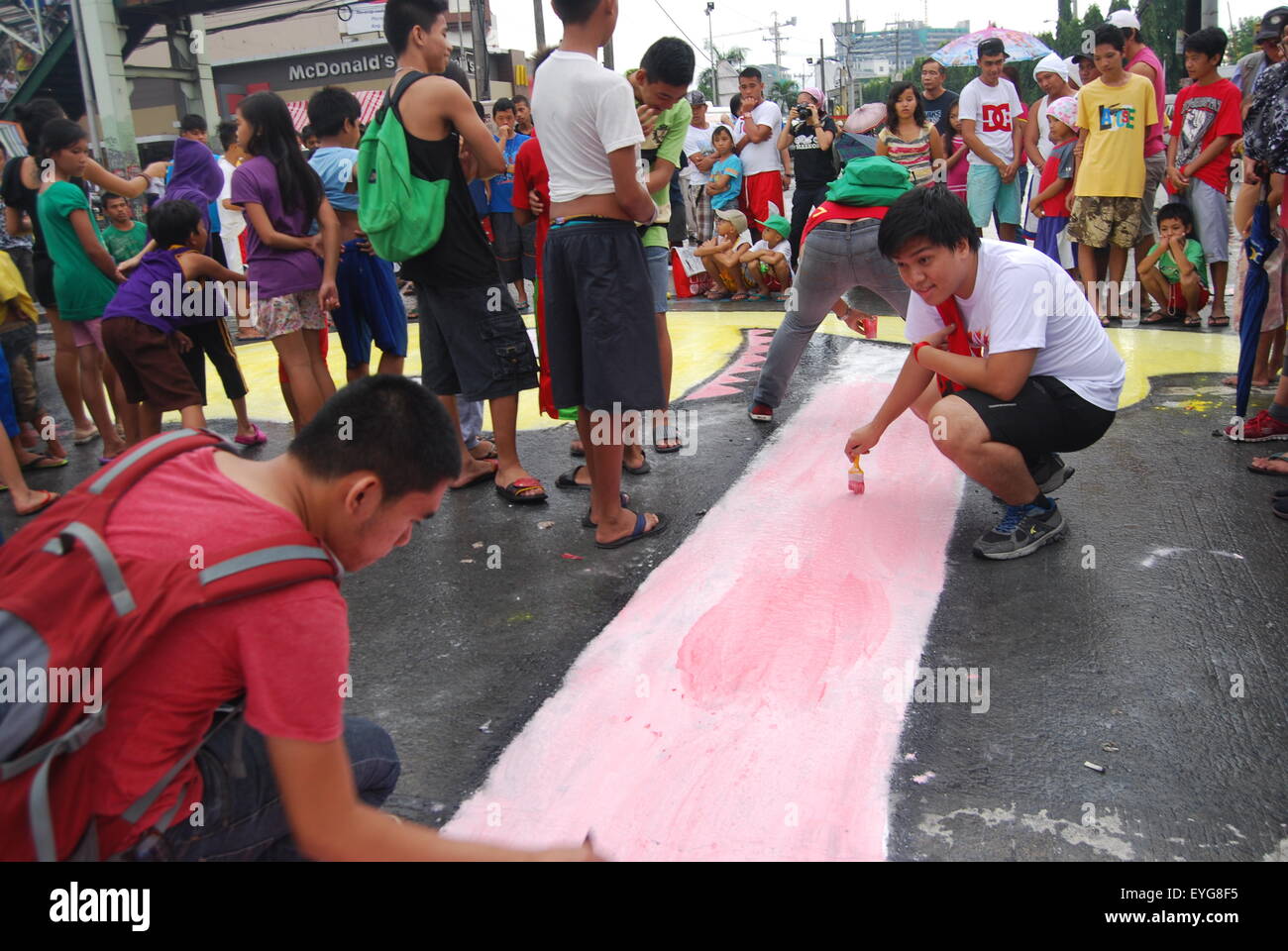 Manila, Philippines. 27th July, 2015. Student protesters share their ...