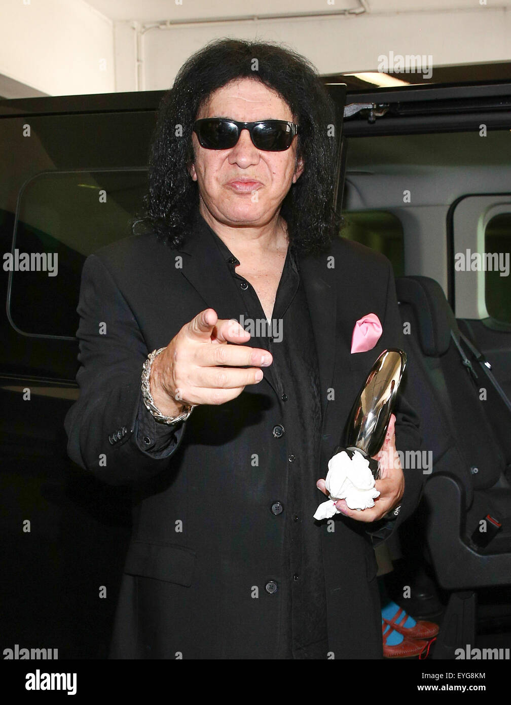 Gene Simmons visits the Bridge of Hearts with Matt Lamb's daughter ...