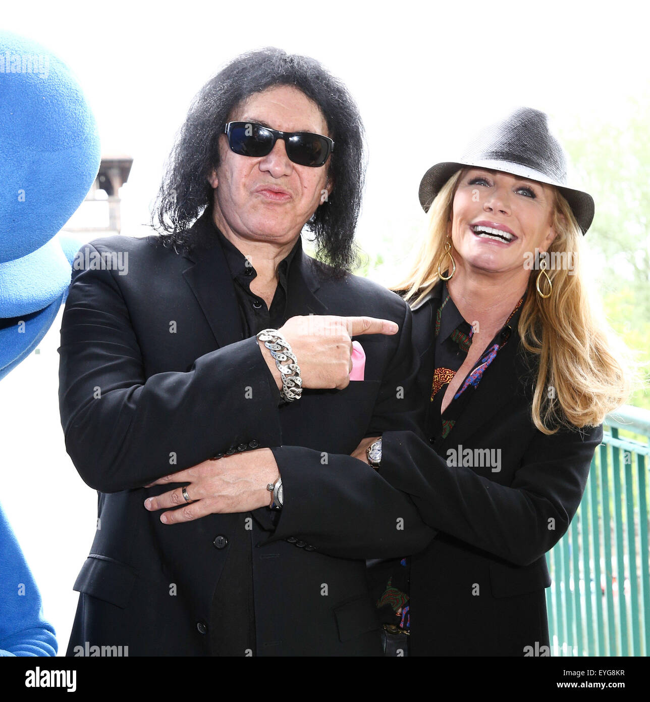 Gene Simmons visits the Bridge of Hearts with Matt Lamb's daughter ...