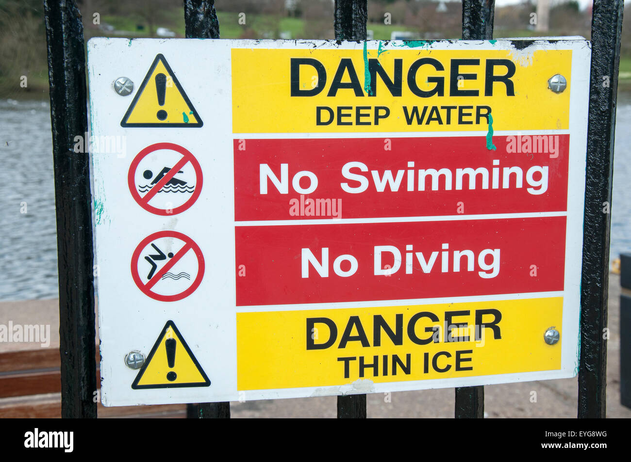 Danger sign by the boat lake at Highfields University Park, Nottingham ...