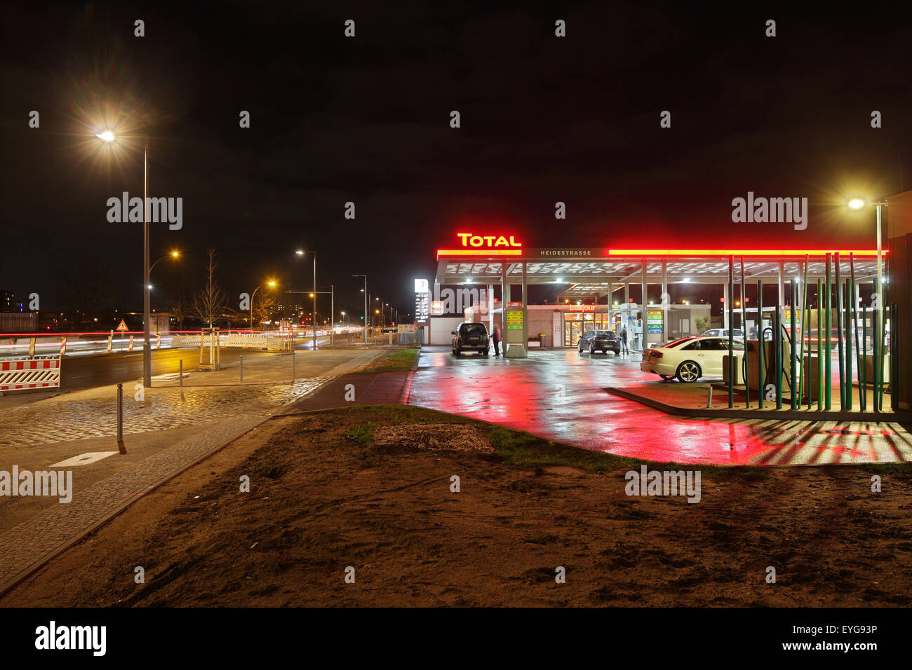 Total petrol pump hi-res stock photography and images - Alamy