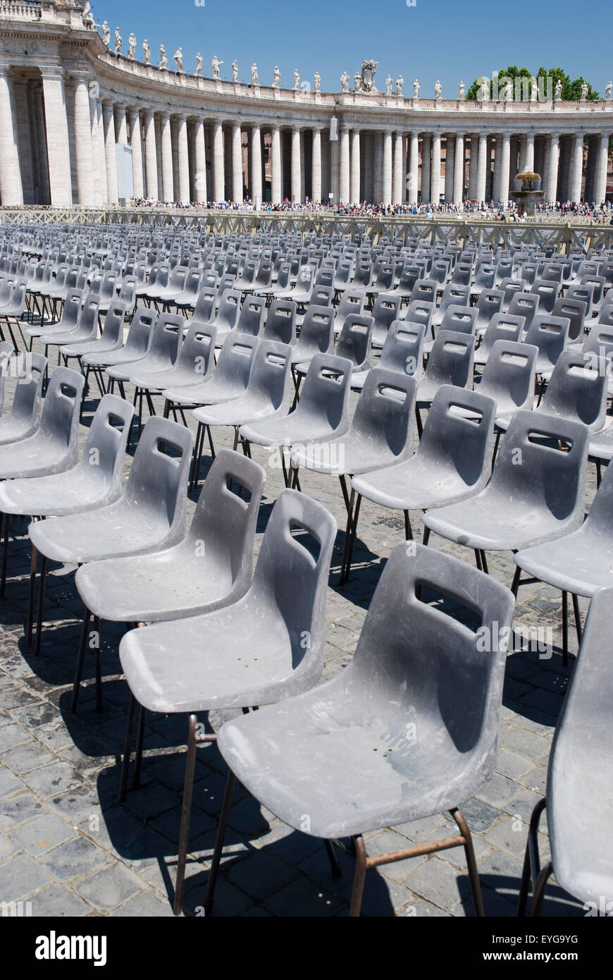 Empty seats vatican rome hi-res stock photography and images - Alamy