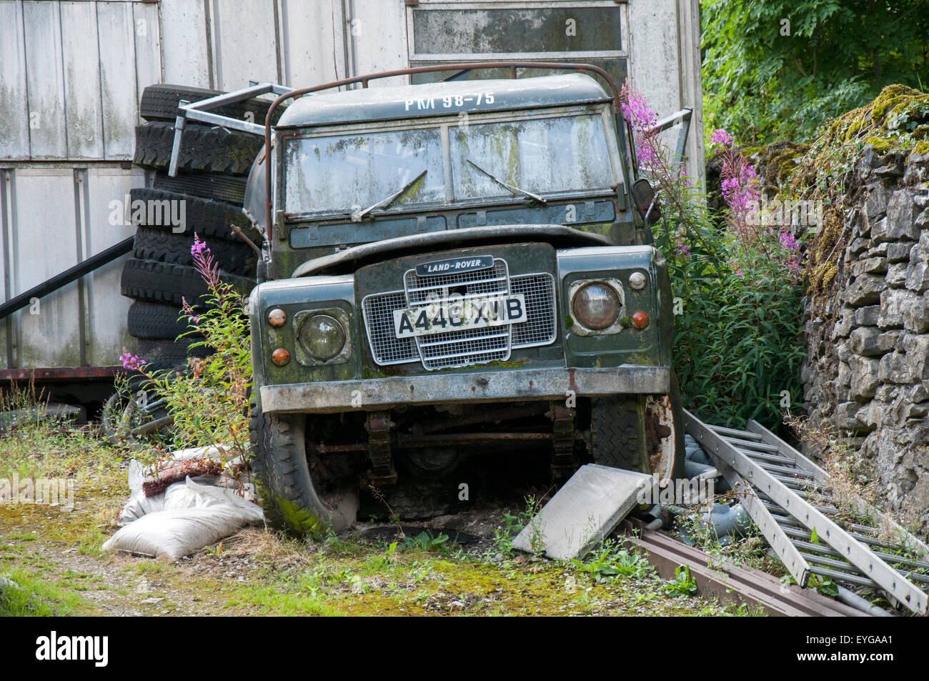 Scrap land rover hi-res stock photography and images - Alamy