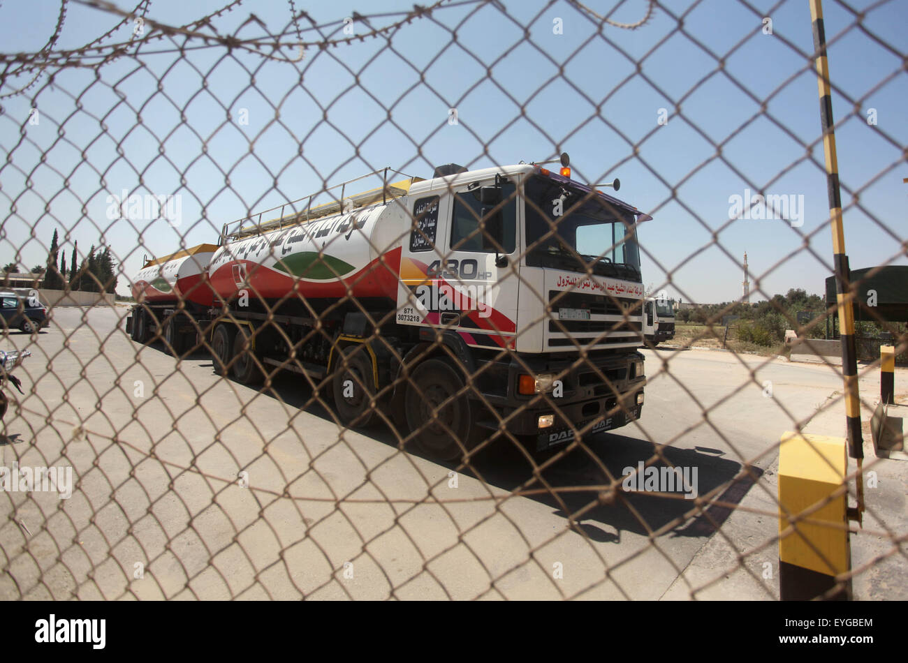 Gaza City, Gaza Strip, Palestinian Territory. 29th July, 2015. A fuel ...