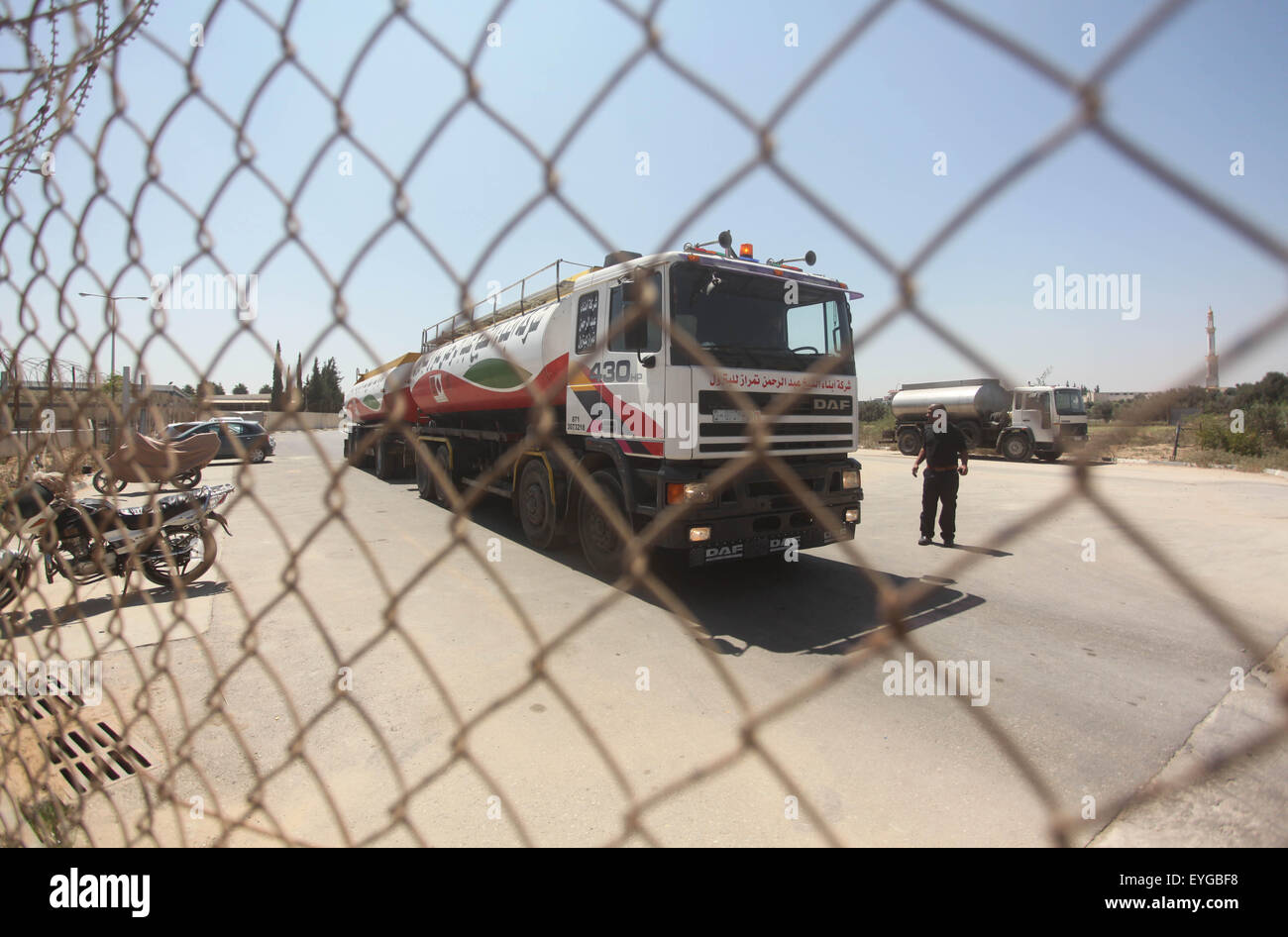 Gaza City, Gaza Strip, Palestinian Territory. 29th July, 2015. A fuel ...