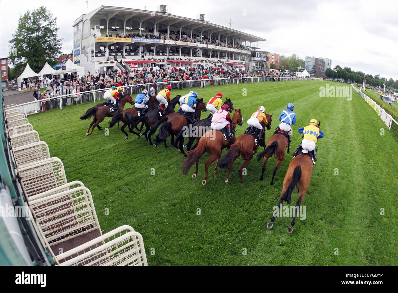 Racetrack visitors racecourse hi-res stock photography and images - Alamy