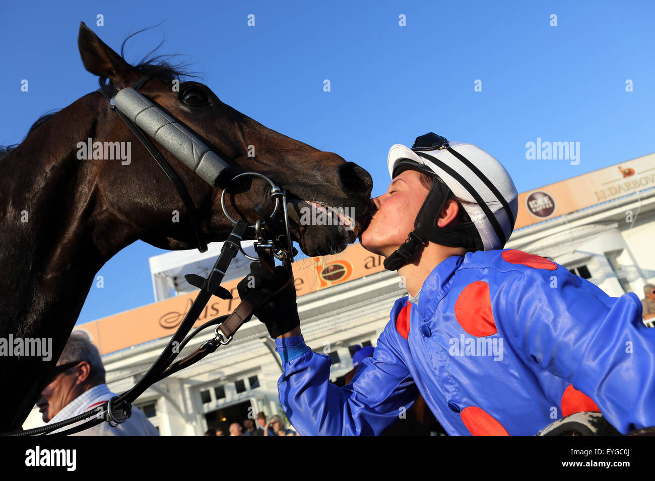 Winning jockey horse hi-res stock photography and images - Alamy