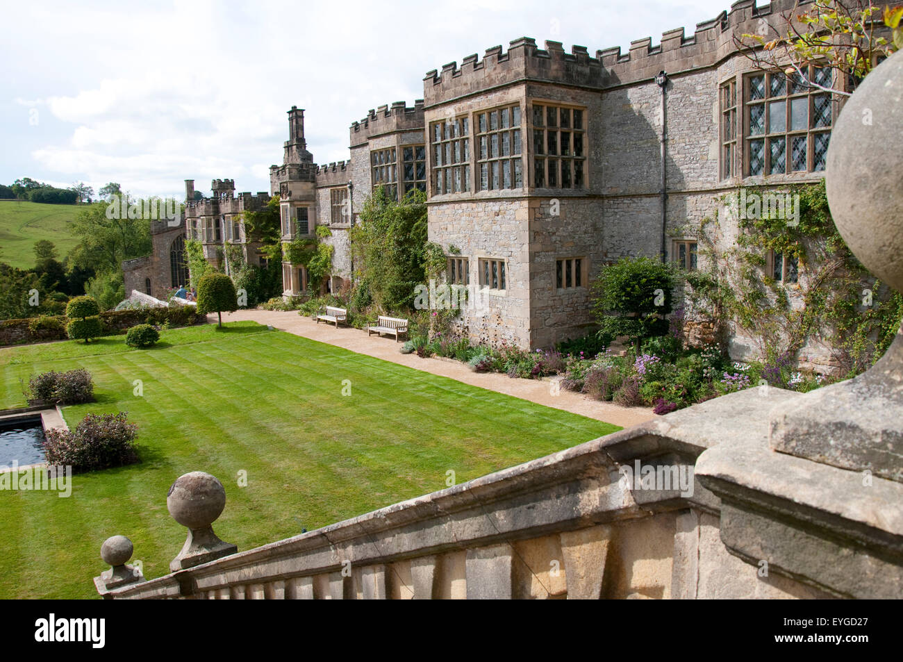 Haddon hall in derbyshire england hi-res stock photography and images ...