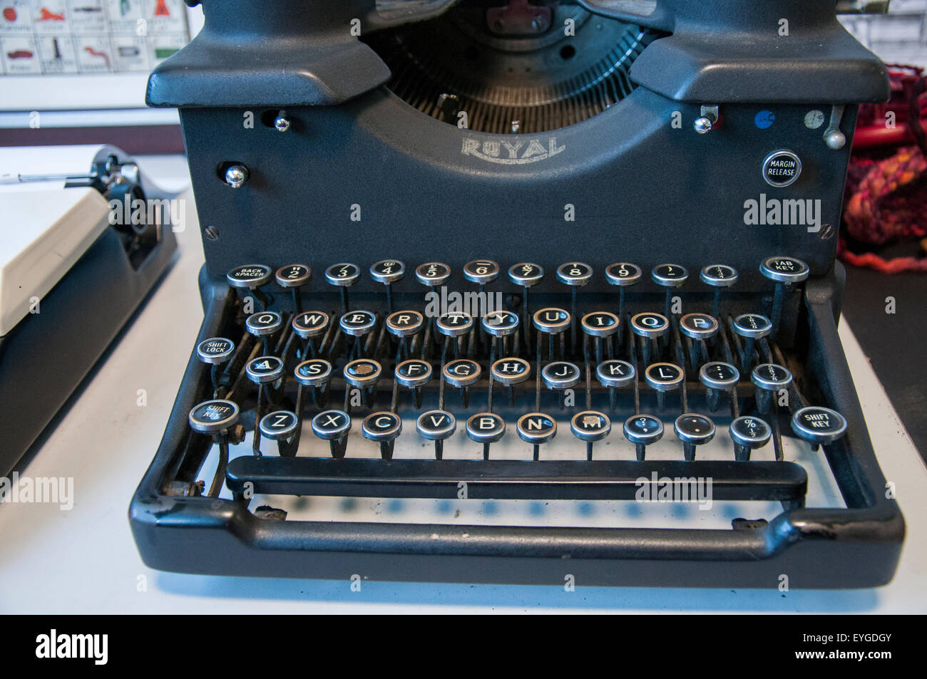 Royal typewriter hi-res stock photography and images - Alamy