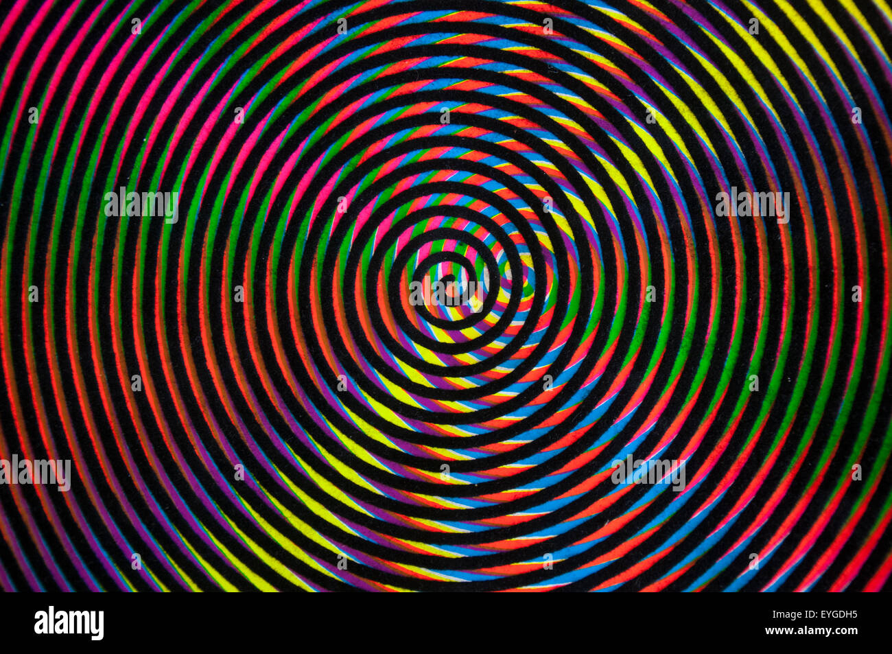 Red hypnotic optical illusion hi-res stock photography and images - Alamy