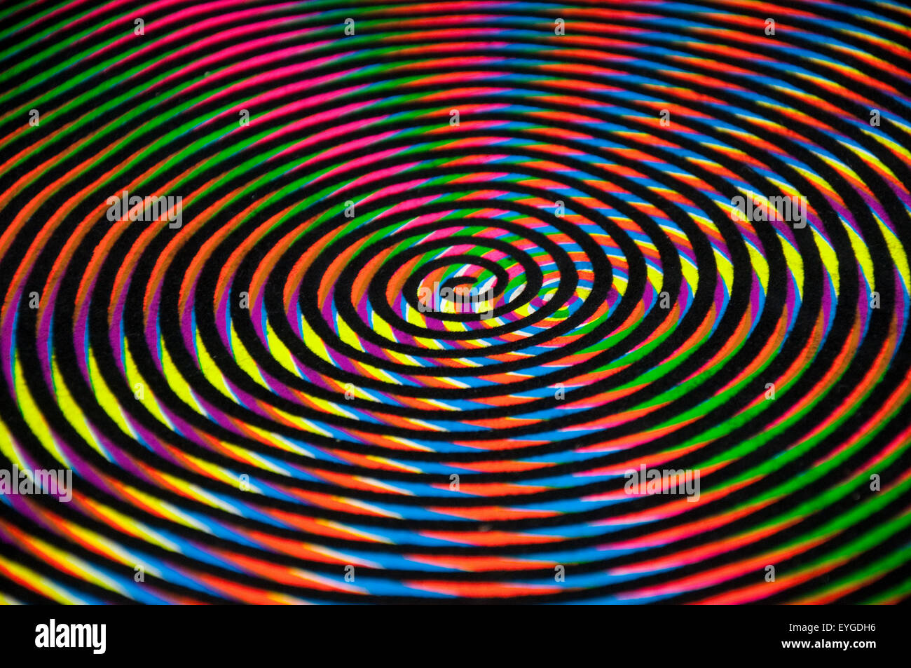 Red hypnotic optical illusion hi-res stock photography and images - Alamy