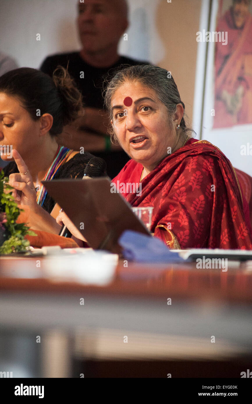 Vandana shiva seed hi-res stock photography and images - Alamy