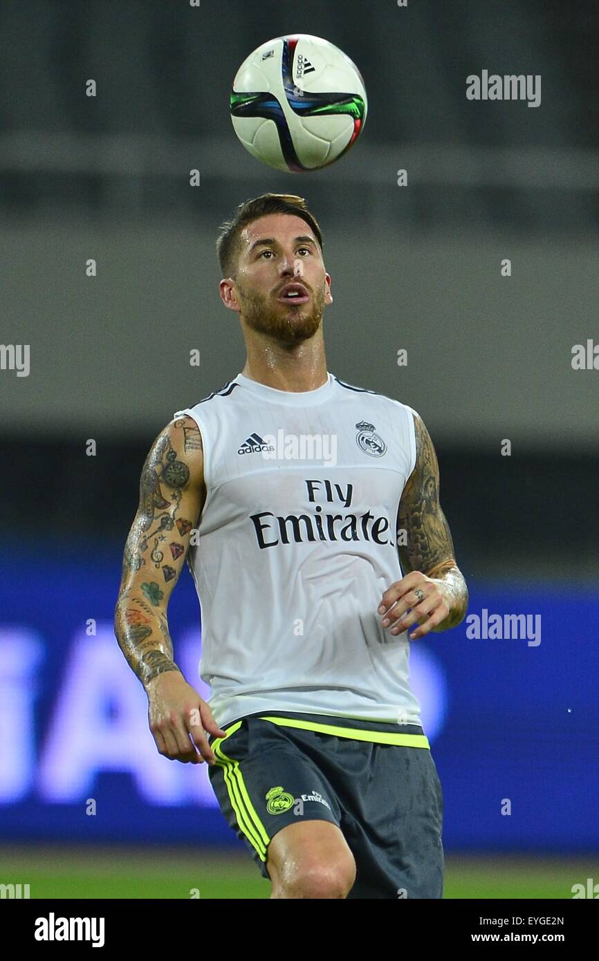 Real madrid defender sergio ramos hi-res stock photography and images ...