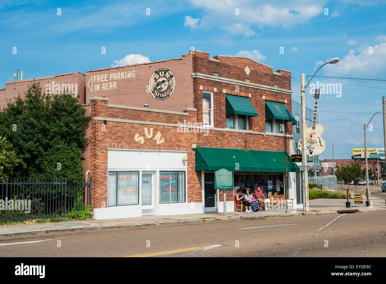 Memphis design architecture hi-res stock photography and images - Alamy