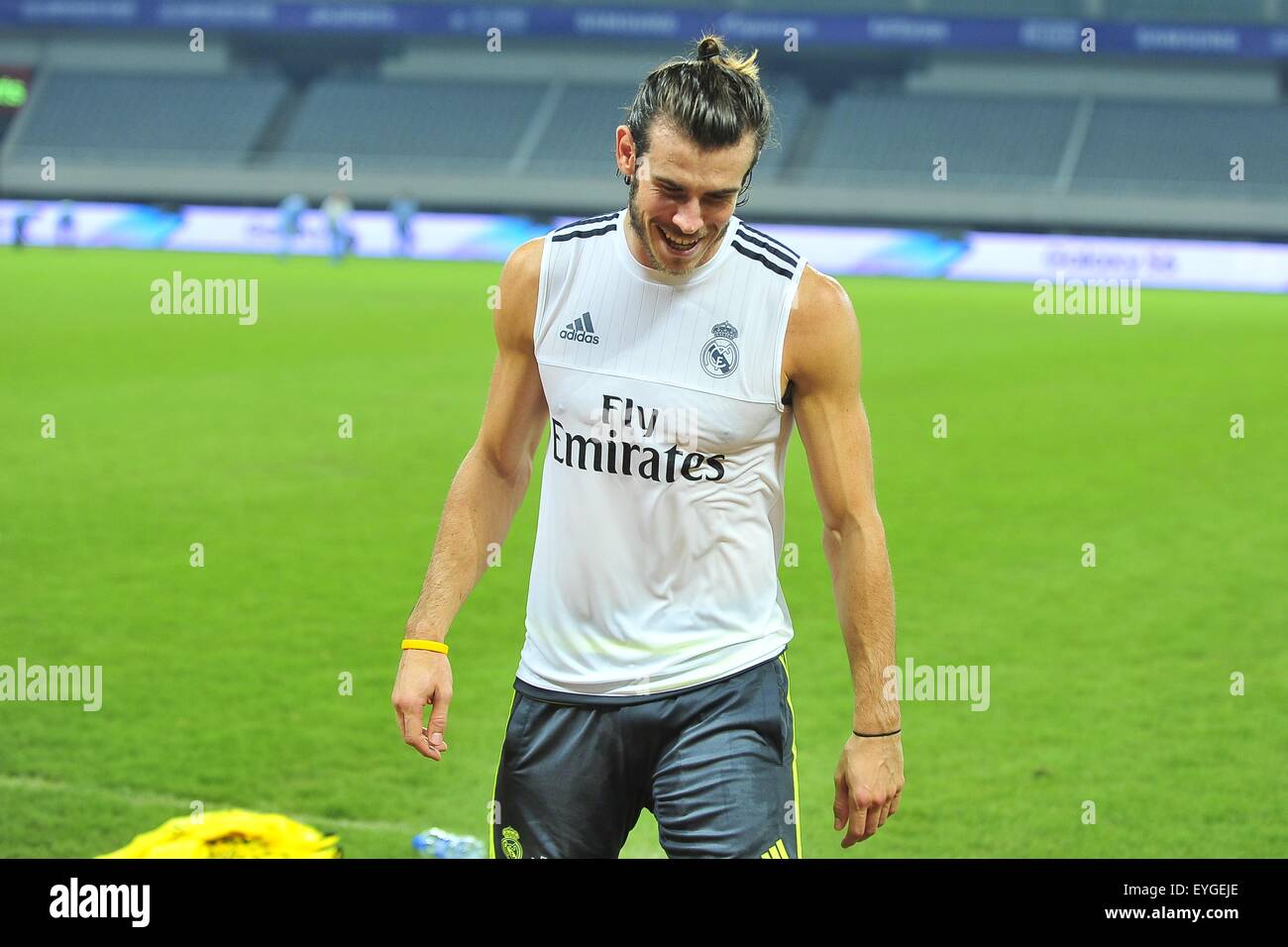 Gareth bale fan hi-res stock photography and images - Alamy