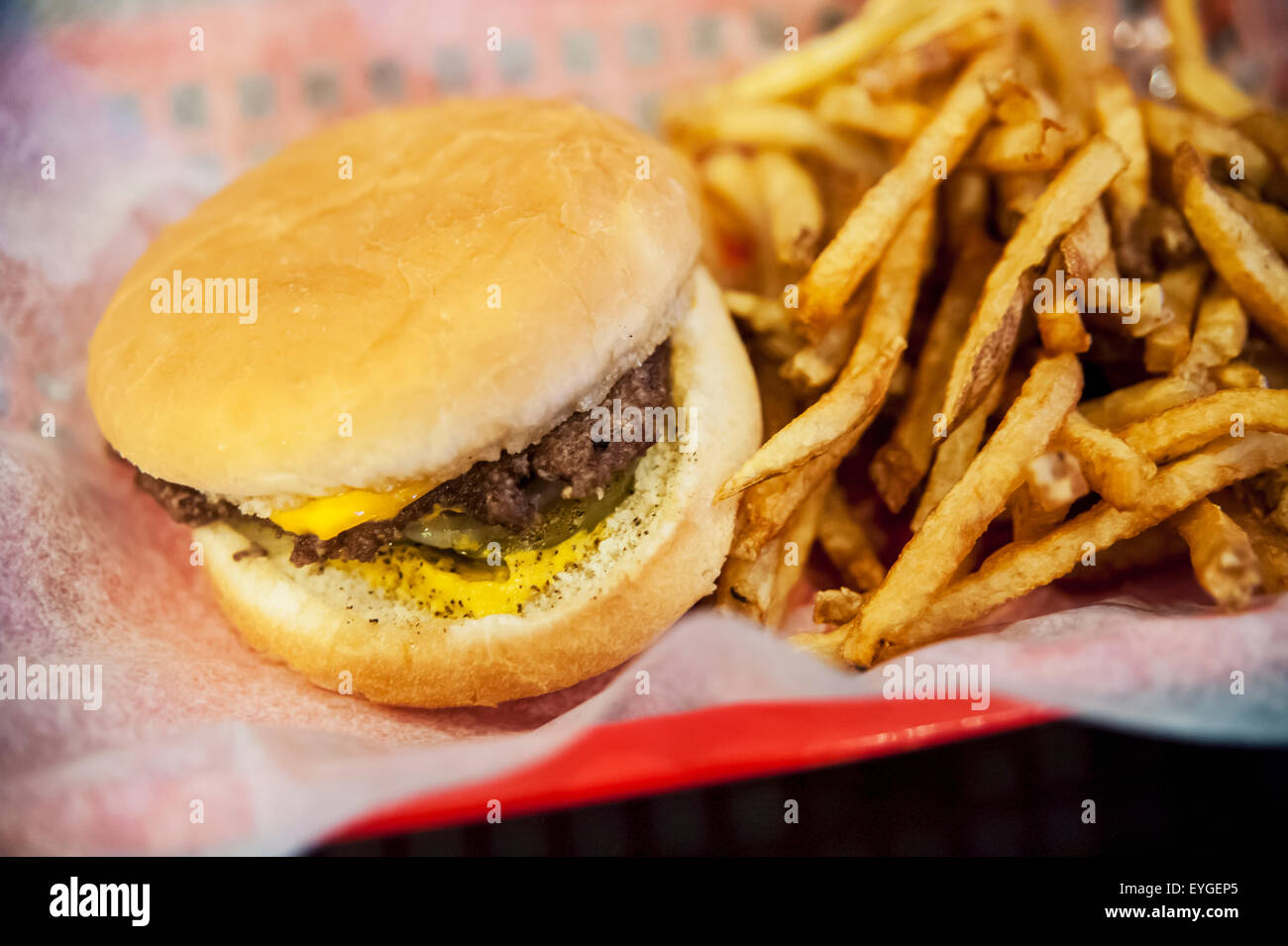 USA, Tennessee, Beale Street; Memphis, Fast food at Dyers Dinner Stock ...