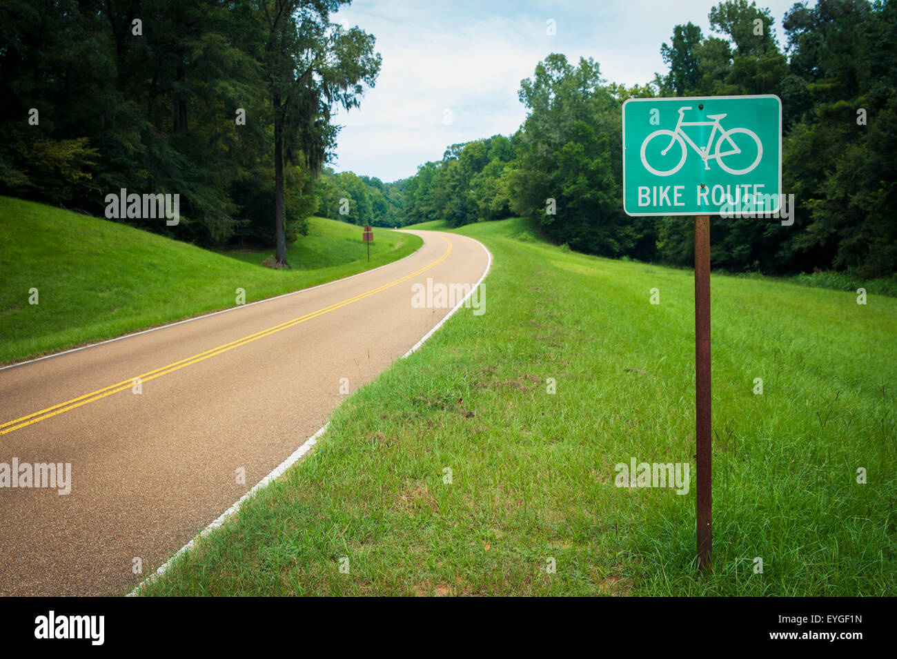 USA, Mississippi, Natchez Trace Parkway; Natchez, Bike Route sign Stock ...