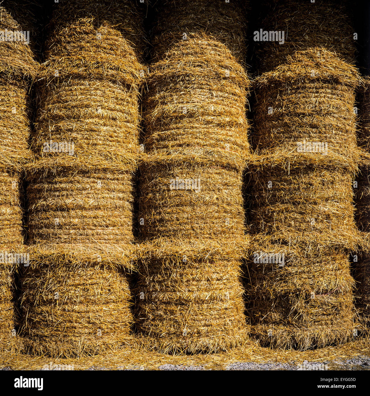 Straw barns hi-res stock photography and images - Alamy