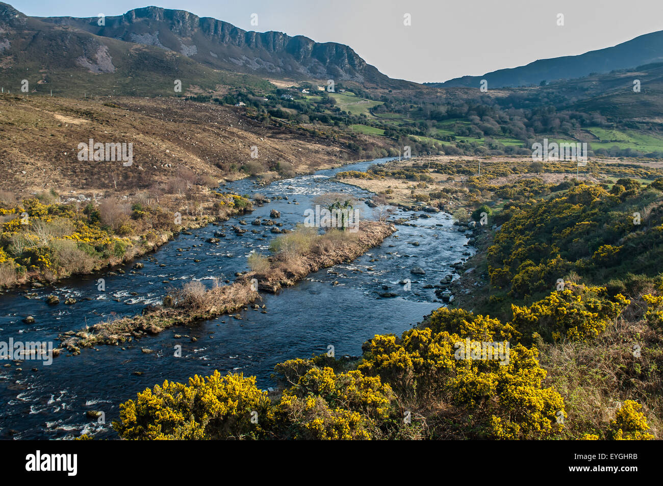 Macgillycuddys reeks mountain range hi-res stock photography and images ...