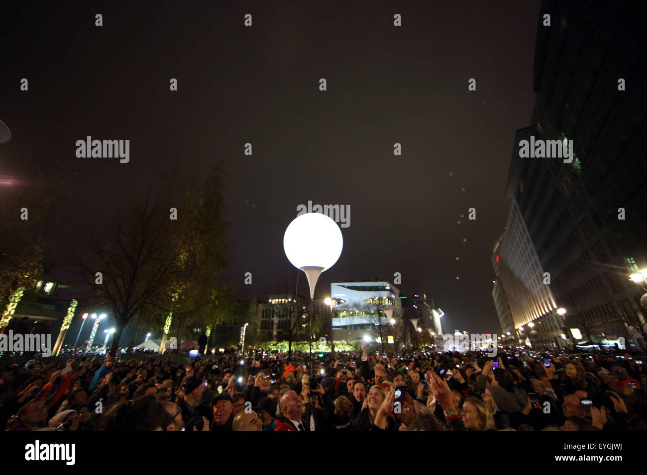 Berlin, Germany, light installation Light border on the 25th ...