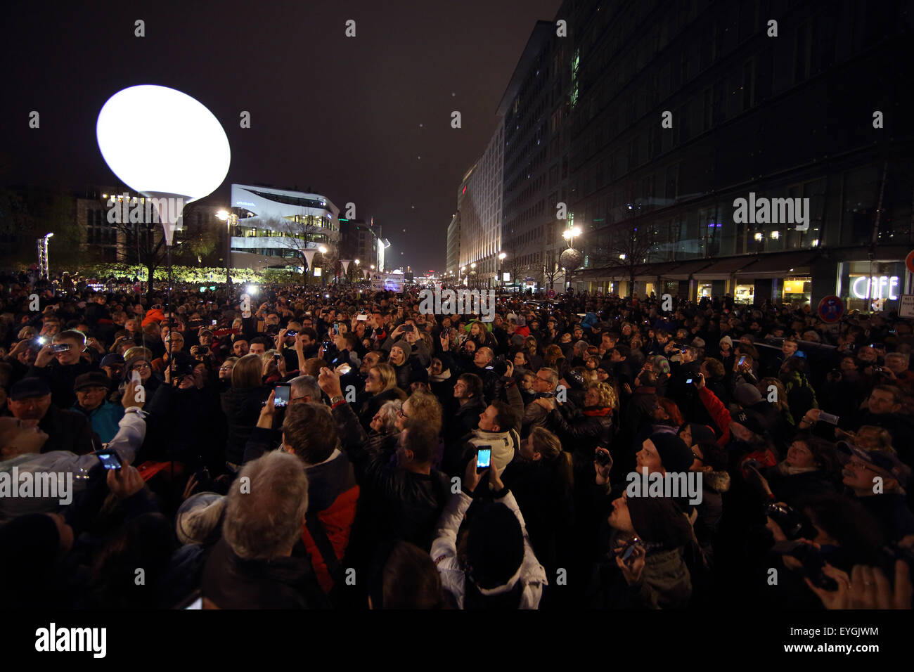 Berlin, Germany, light installation Light border on the 25th ...