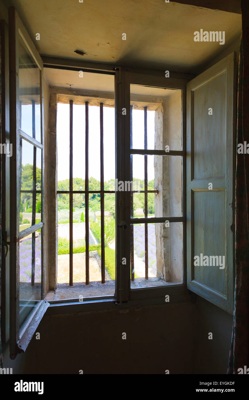 Inward hi-res stock photography and images - Alamy