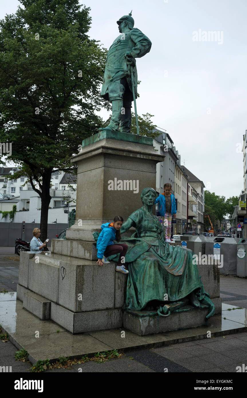 Bismarck statue Dusseldorf Germany Stock Photo - Alamy
