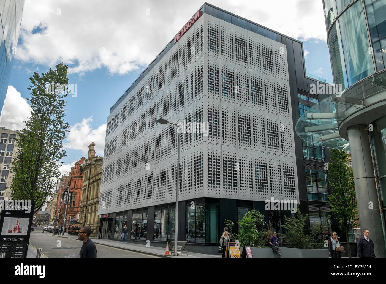 Outside view of a modern office block Stock Photo - Alamy