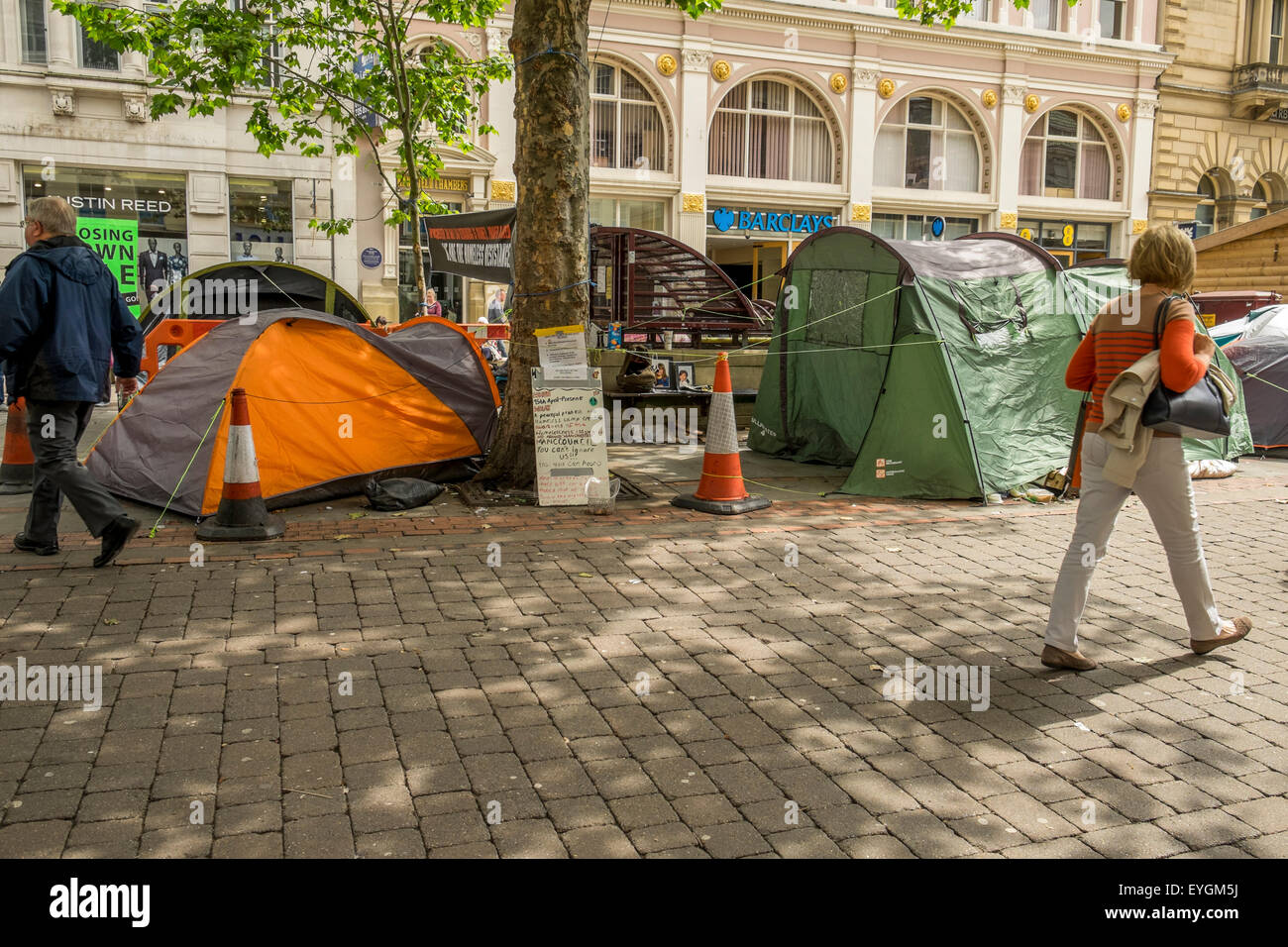 Homeless in manchester city centre hi-res stock photography and images ...