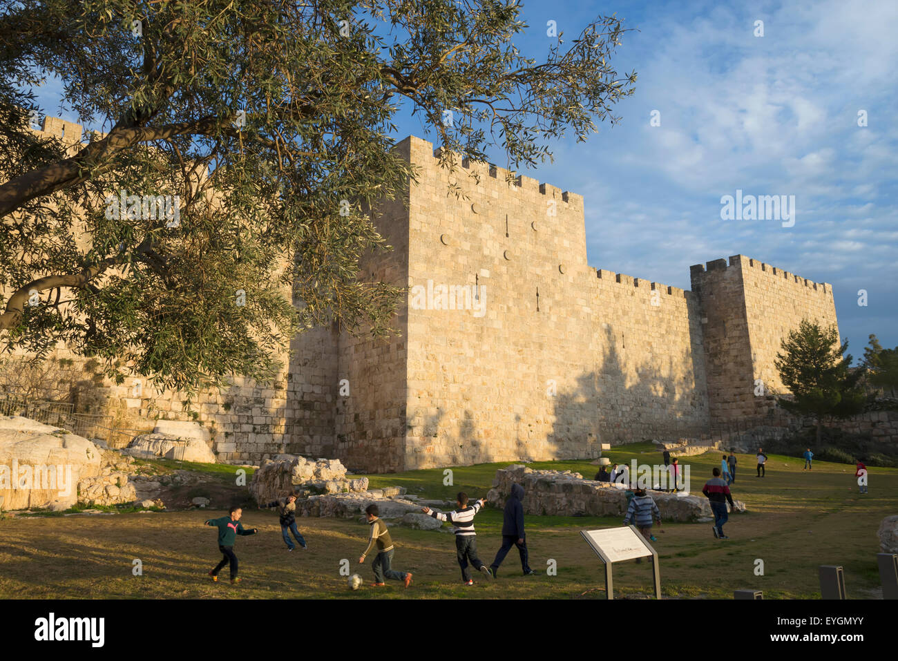 Israel, Jerusalem Old City, City Walls promenade near Jaffa gate ...