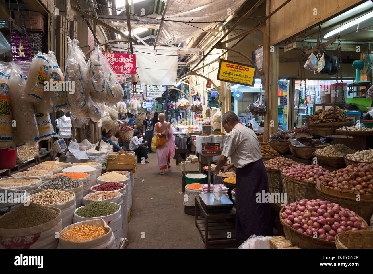 Myanmar, Wholesale market; Yangon Stock Photo - Alamy