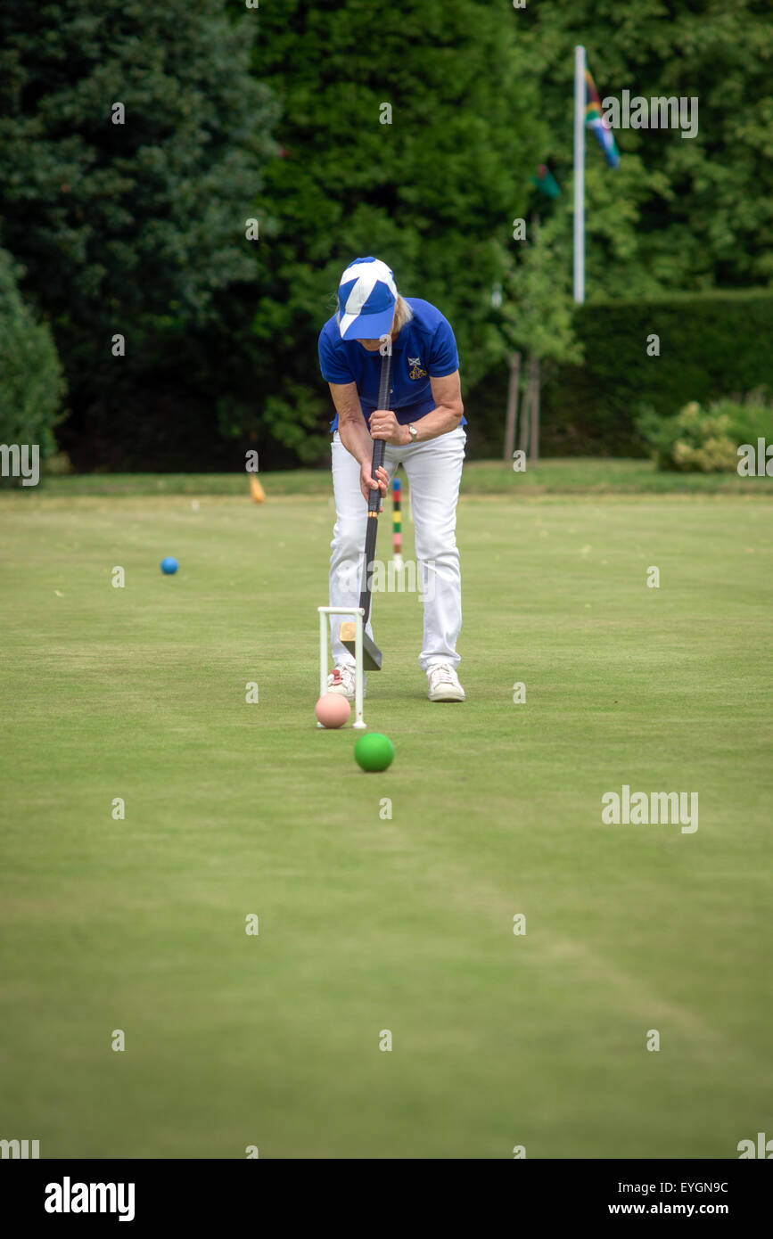 Three women play croquet hi-res stock photography and images - Alamy